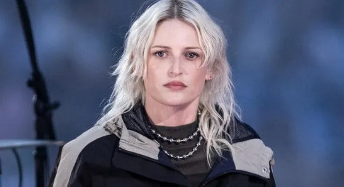 Emily Armstrong Age, Height, Weight, Net Worth, Career, And Full Bio In ...